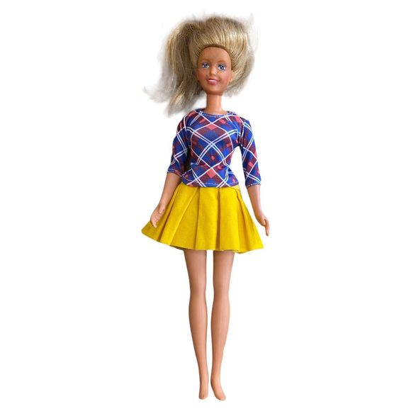 Hasbro | Toys | Vintage 988 Maxie Cheerleader Hasbro Fashion Barbie ...